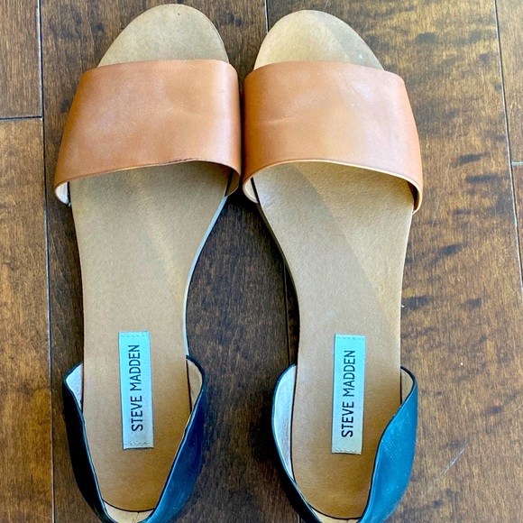 Steve Madden | Shoes | Steve Madden Sidestep Sandal Flats Twotone ...